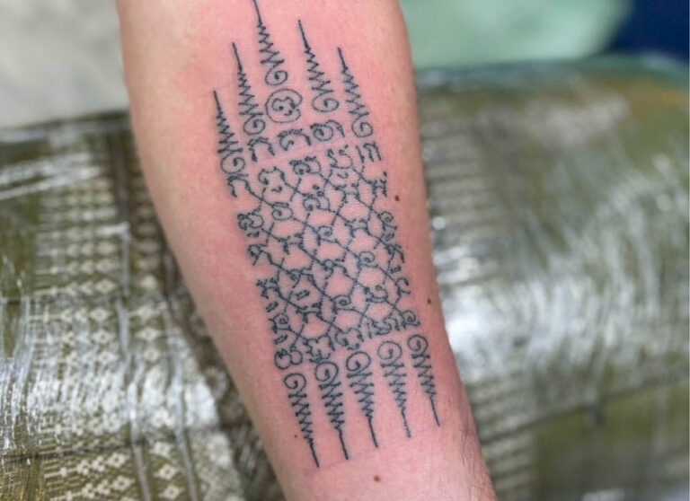 Hah Taew (The Five-Row Yantra) - Sak Yant Tattoo